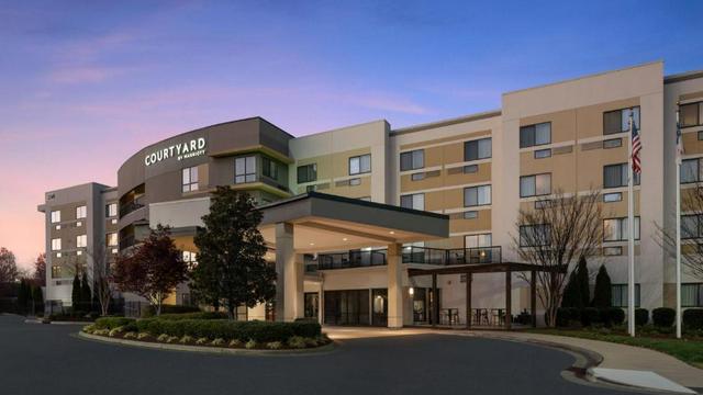 Courtyard by Marriott Raleigh North/Triangle Town Center - Raleigh ...