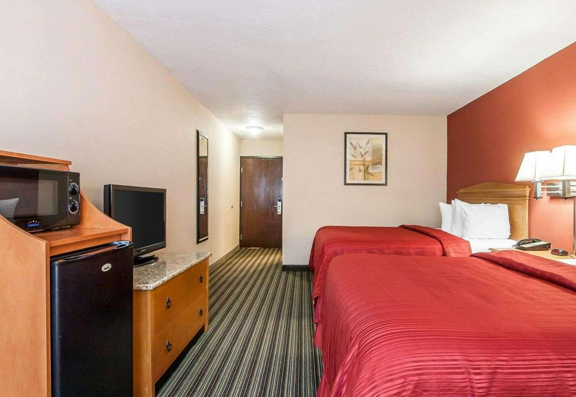 Econo Lodge Inn & Suites - Centerville, Tennessee | Nitecrawler